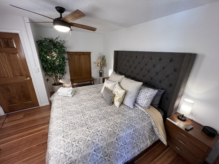 Cal King Bed, Sleeps 6, Centrally Located - ラブランド, CO