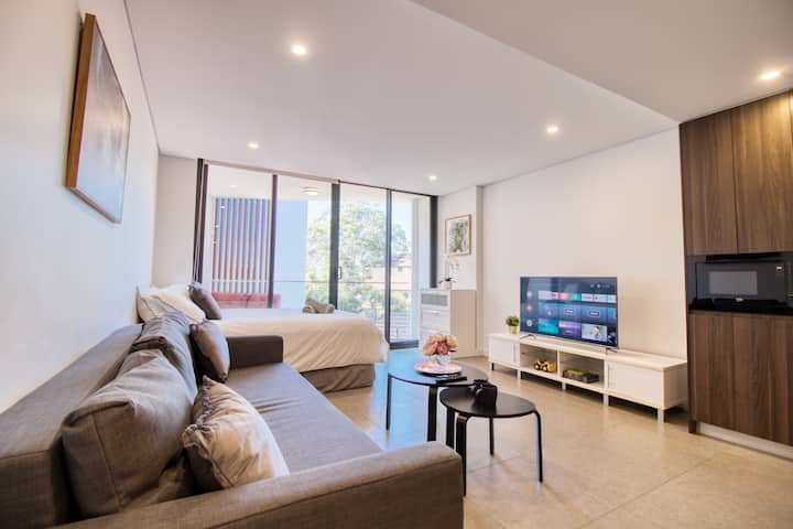 Superb 2-brs Apt Near Cbd & Free Parking! - Ryde