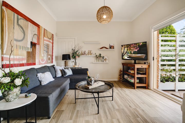 Beach 5 Mins • Stylish Dog-friendly Holiday House - Terrigal