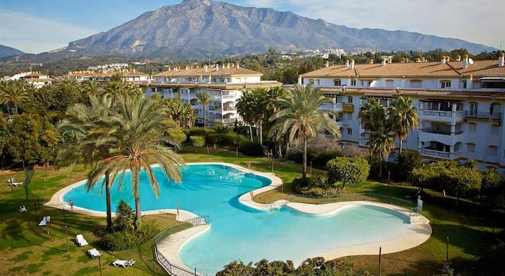 Spacious Apartment With Pool, 5’ From Puerto Banús - Marbella