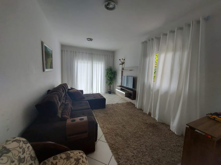 Casa Térrea Espaçosa E Aconchegante, 200m Da Praia - Barra Velha