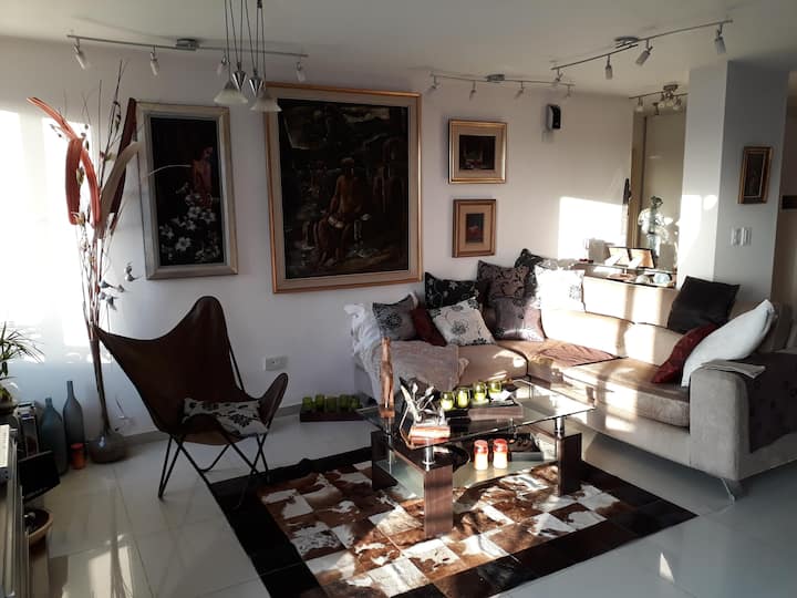 Fabuloso Apartamento Con Terraza Y Asador Propios. - Córdoba