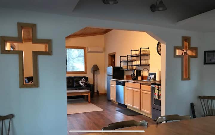 Redemption Suite At Whiskey Ridge W/hottub - Bend, OR
