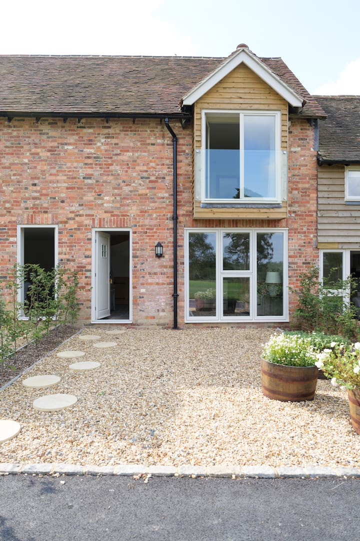 Greentrees Estate - Chestnut Cottage - Crawley