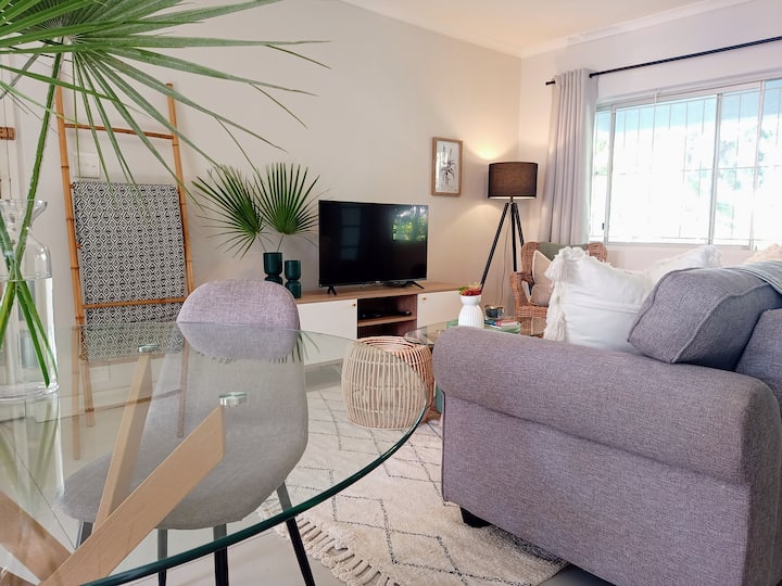 Your Beautiful Garden Retreat In Three Anchor Bay - Le Cap