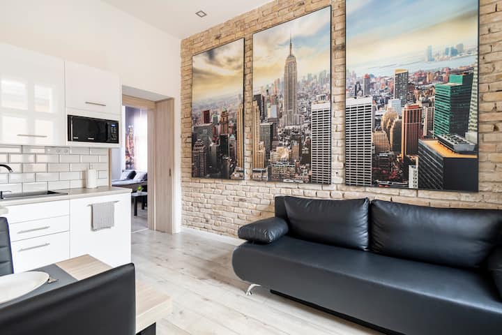 Lovely East Side Flat With Free Parking In Street - Budapeste