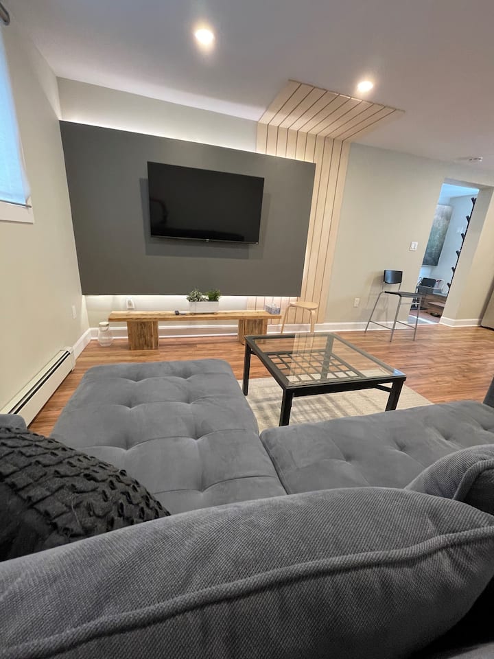 Stunning, Modern Garden View Suite - Gran Sudbury