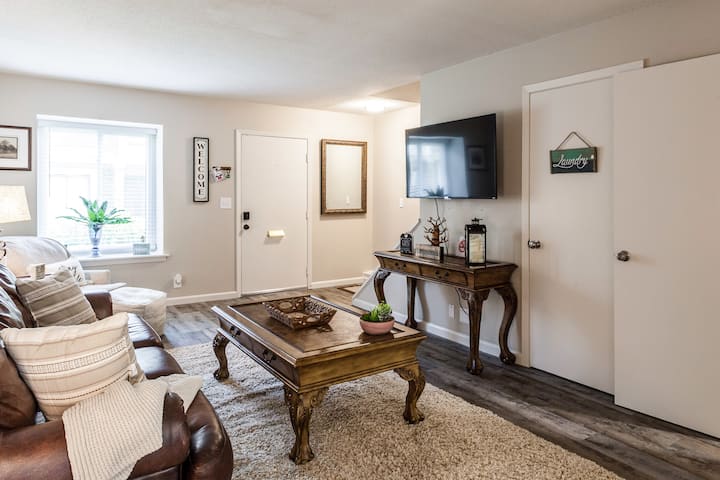 Germantown Townhouse - 30 Day Minimum - Germantown, TN