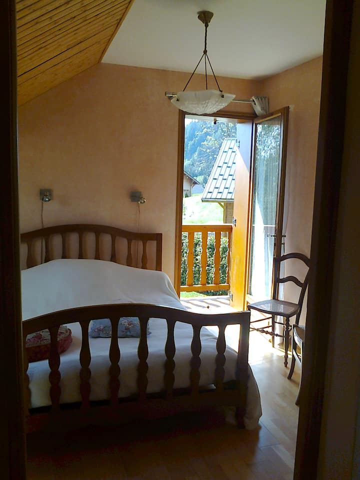 Chambre D'hôtes Avec Balcon Ensoleillé. - Saint-Jean-de-Maurienne