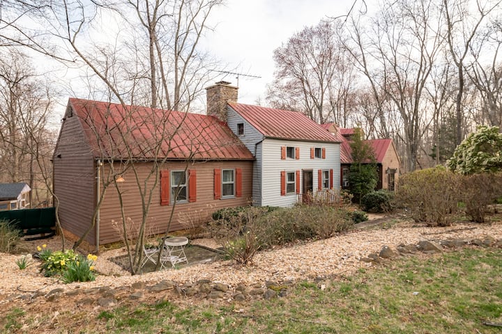 The Log Cabin At Sunny Hill Farm - Leesburg Animal Park