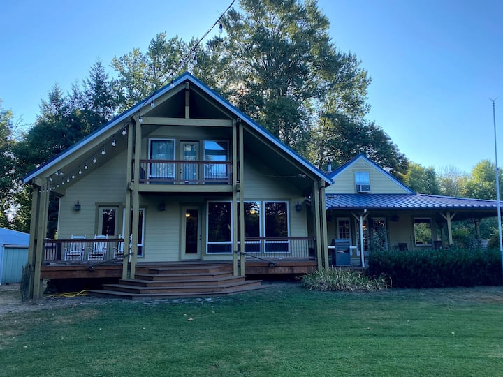 The Nut House - 4 Bedroom Cabin - Corvallis, OR