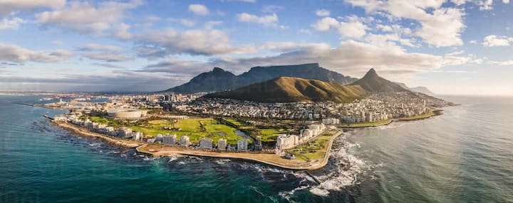 Sea Facing Mouille Point Apartment On Beach Road - Camps Bay