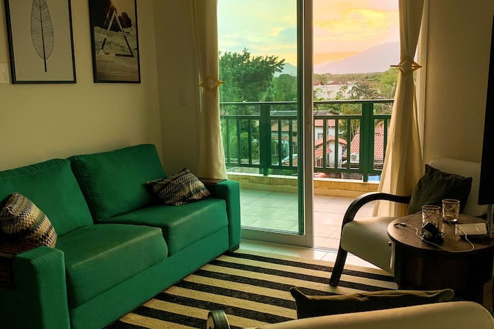 Apê Com Incrível Pôr Do Sol E Vista Para Montanha. - Bertioga