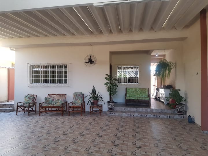 Casa Ampla. 6,0 Km Da Praia. R$850/noite Até 26/12 - Santos