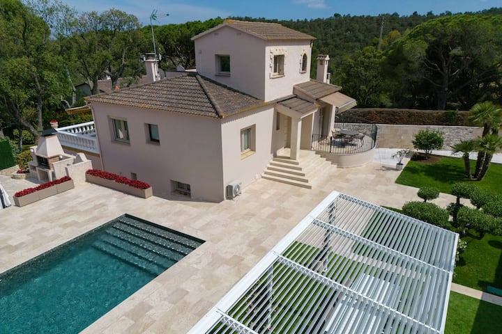 Casa Soleada Con Barbacoa, Piscina Y Jardín - Platja d'Aro