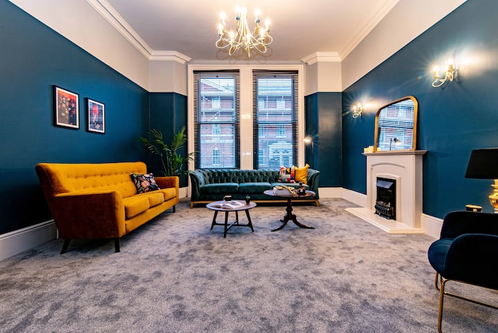 Wakefield Luxury Villa - Free Parking & Wi-fi - West Yorkshire