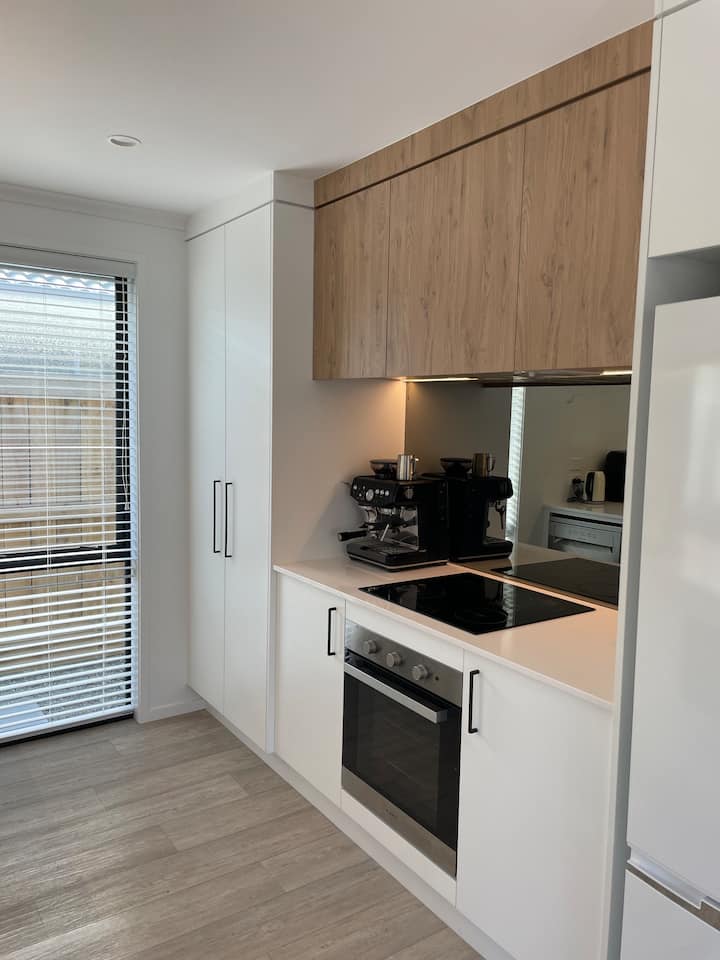 Easy-flow Family Home – Sleeps 8 In Comfort - Te Puke