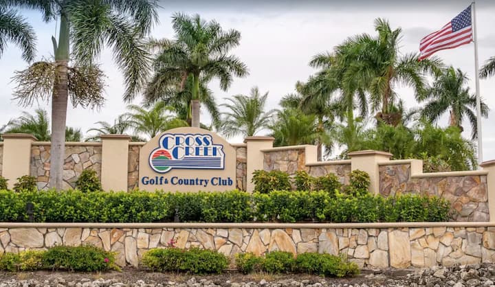 1bd|2ba|sleeps 4 Condo In Golf Community - Fort Myers, FL