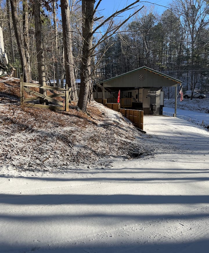 Saxonville Lodgehouse - Ellijay, GA