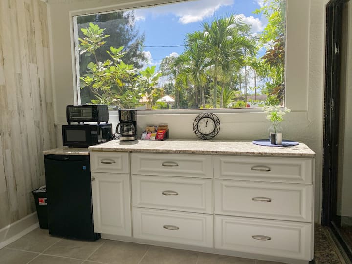 Cozy Luxury Suite In The Heart Of Fort Myers - Fort Myers, FL