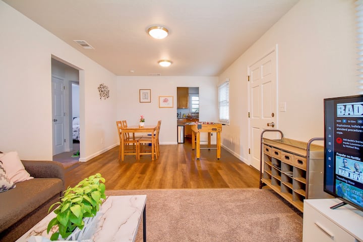Cozy 5bd/2ba Near Downtown, W/ Parking - Santa Clara, CA