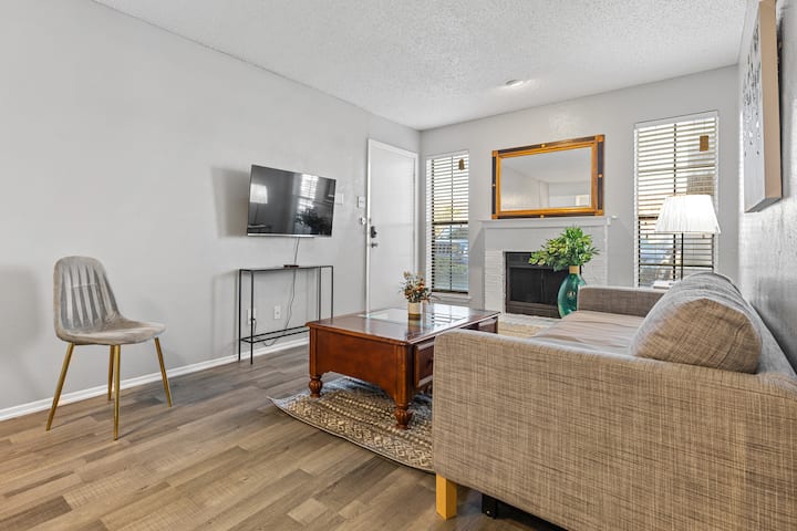 Central Dfw 1 Bed Apt! - Dallas