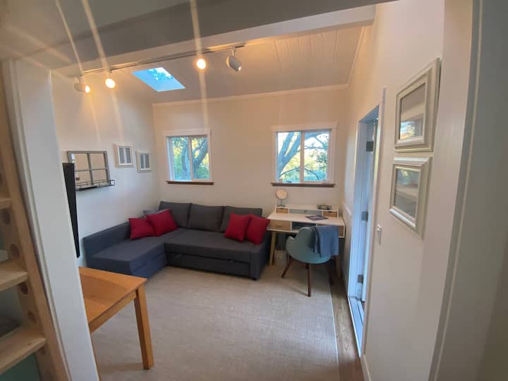 Sunny, Peaceful 
Private
Sanctuary - Fairfax, CA