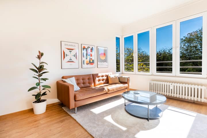 The Architect Home - The Cozy Bauhaus Retreat! - Sofia