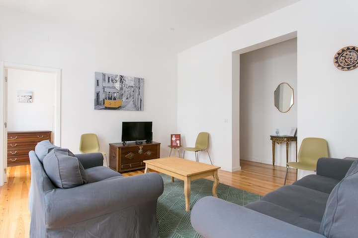 New! Kings Apartment Iii W/ Exterior Patio - Lisbon