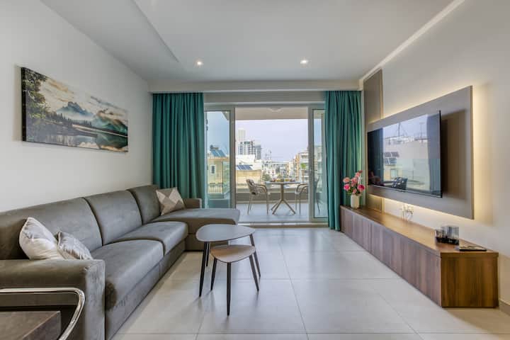 Luxury 3 Bedroom Apartment In Swieqi With Terrace - Malte