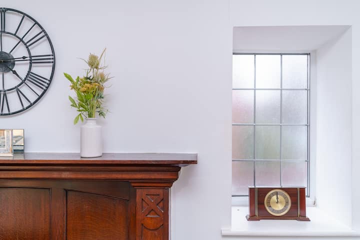 British Character Ground Floor Flat. Golders Green - Mill Hill