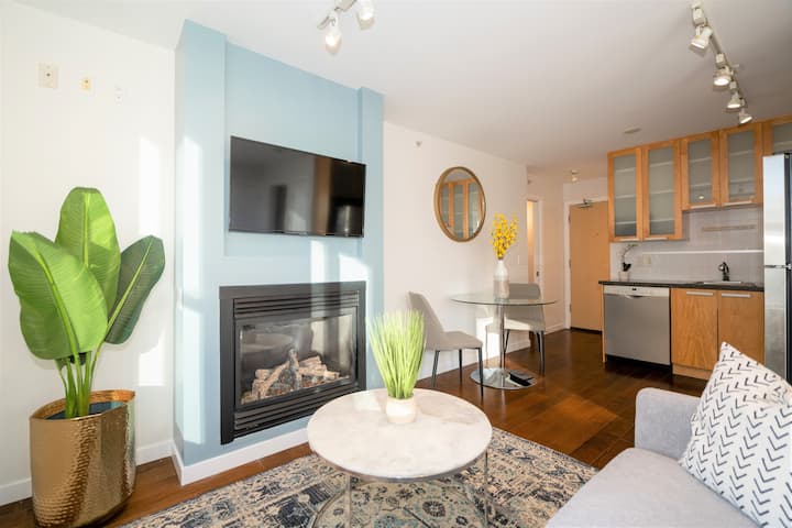 Stylish Downtown Yaletown Condo Perfect Location - Vancouver