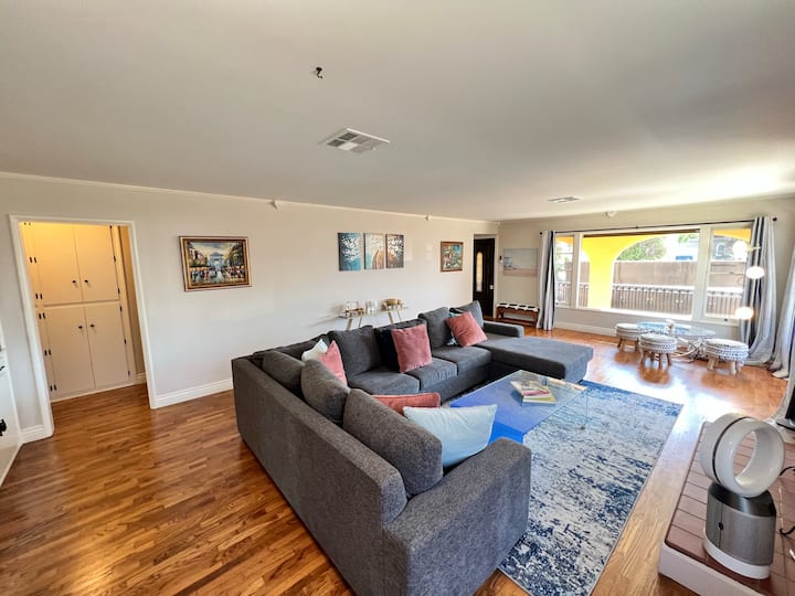Cozy Surf City Hideaway Near Beach + Disney - Fountain Valley, CA