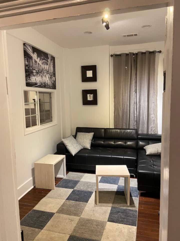 Cozy 2 Bedroom Apt In Downtown Jackson - Jackson, MS
