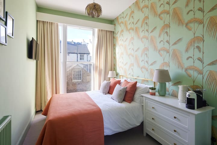 The Palm Room - Elegant En-suite By The Sea,  Hove - Brighton