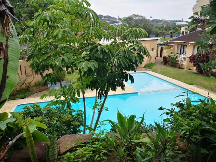 Cozy 4-6 Sleeper Rental On The Beach - Amanzimtoti