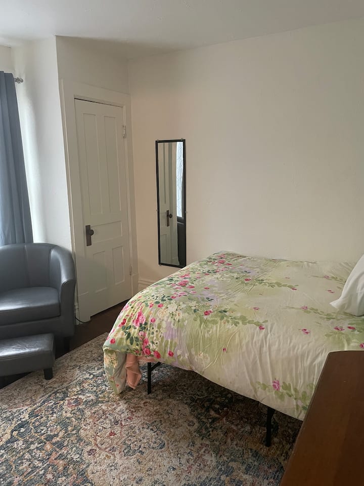 Brownes Bungalow Studio - スポーカン, WA