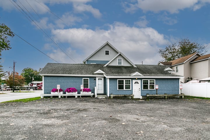 10 Handpicked Airbnb Vacation Rentals In Sylvan Beach, New York ...