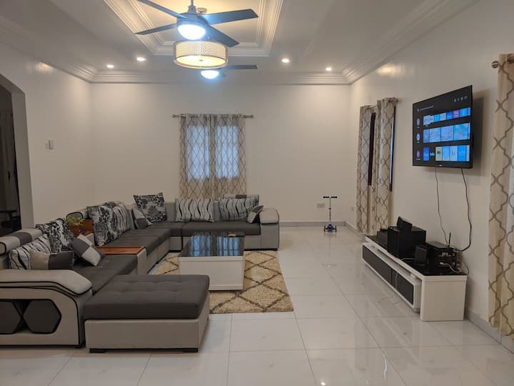 Luxurious Modern Home In Bijilo W/backup Generator - Gambia