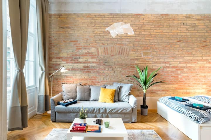 Sunny Studio In The Soho Of Budapest - Budapest