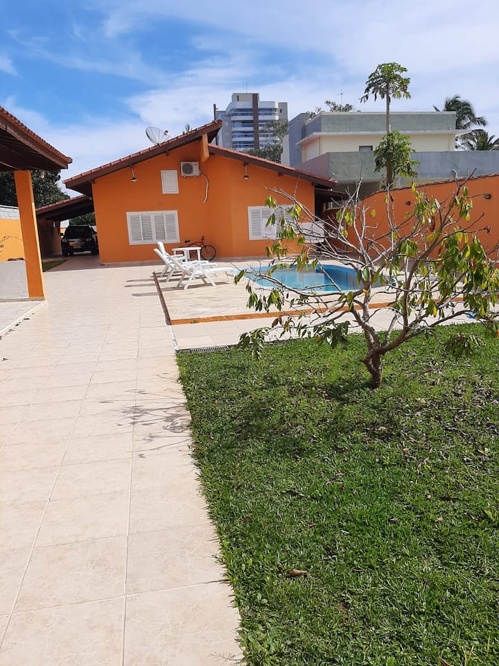 Casa Agradável Com Piscina - Bertioga