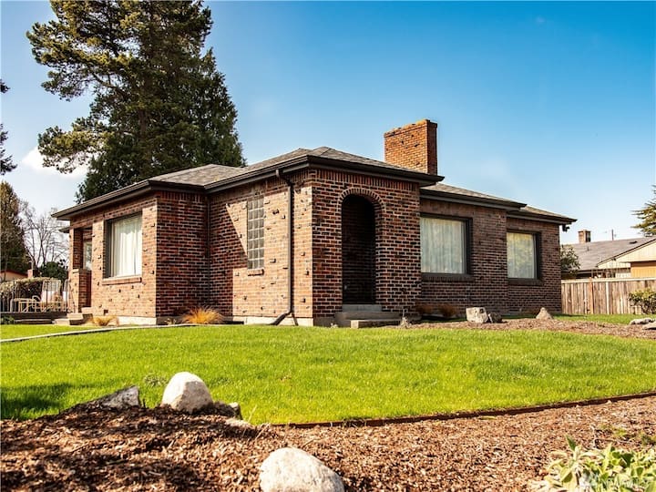 Tranquil 3-bedroom In The Heart Of Tacoma - Tacoma, WA