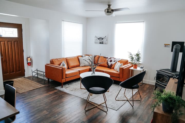 Cowispell Haus+ Glacier Retreat, Walk To Downtown! - Kalispell, MT