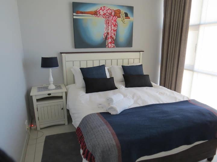 Beautiful Apartment On Beachfront Strand - Somerset West