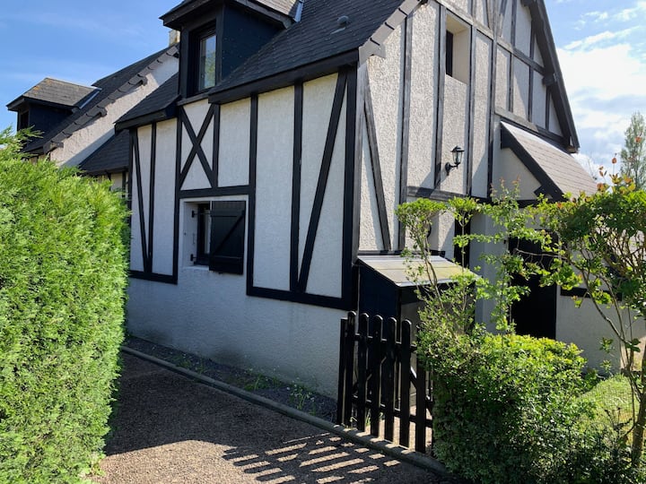 Petite Maison Typique Normande - Cabourg