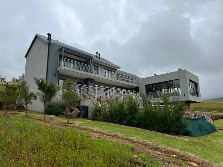Highland Gate Estate - Luxury Home 969 - Dullstroom