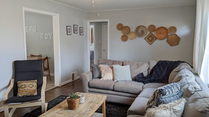 4 Min From The Stadiums-spacious, Cozy 3 Bedroom - Independence, MO