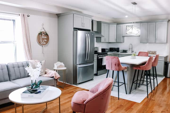 Modern 2/bed 2/bath Condo Near Boston W/parking - Revere, MA