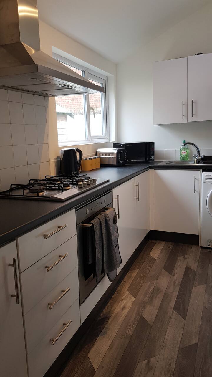 High Street, Kegworth - Large Room Near East Midlands Airport, Kegworth - Loughborough