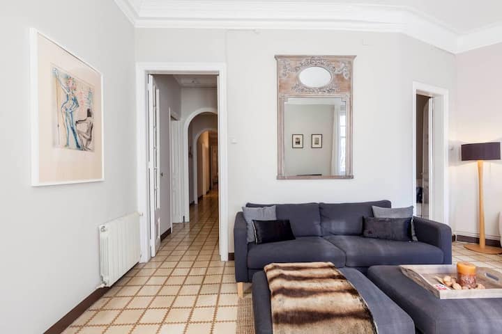 Spacious And Luminous 2-bed Unit In Barcelona - Barcelona